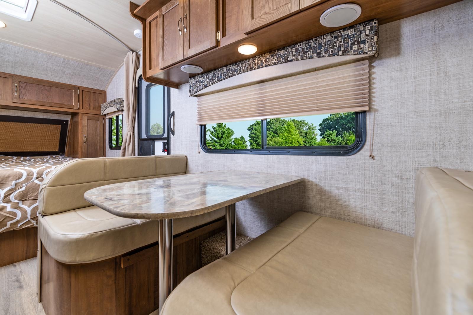 19RBS | Vista Cruiser | Light Weight Trailers | Gulf Stream Coach Inc.