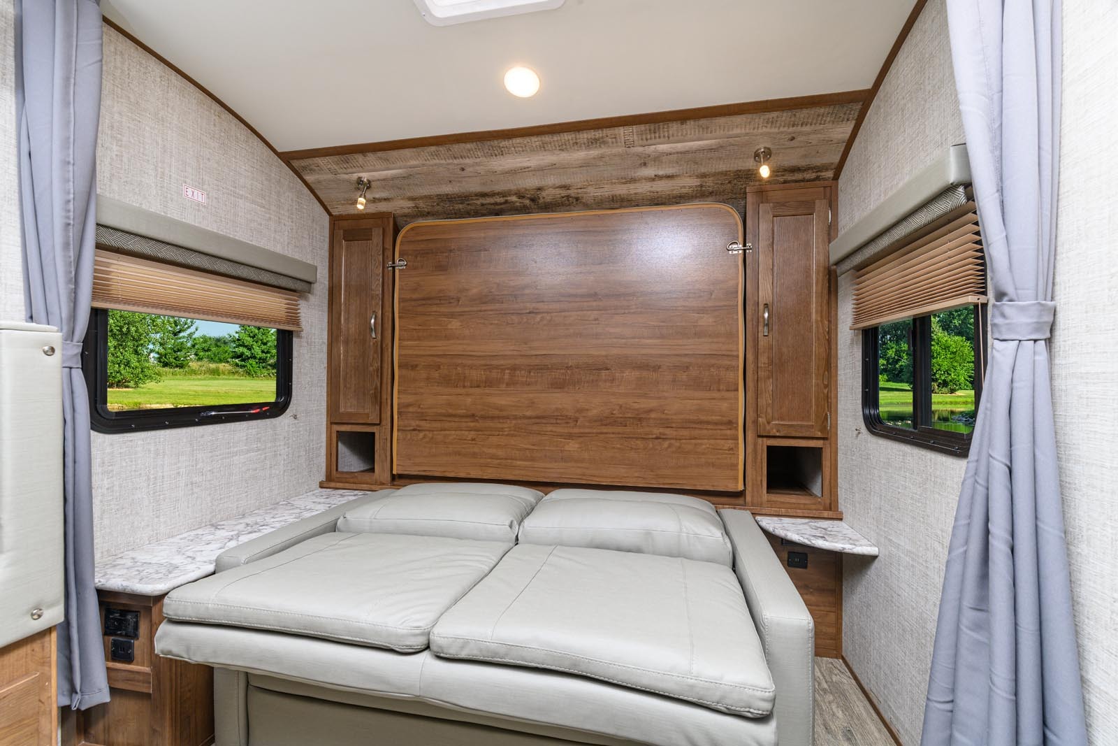 19MBS | Vista Cruiser | Light Weight Trailers | Gulf Stream Coach Inc.