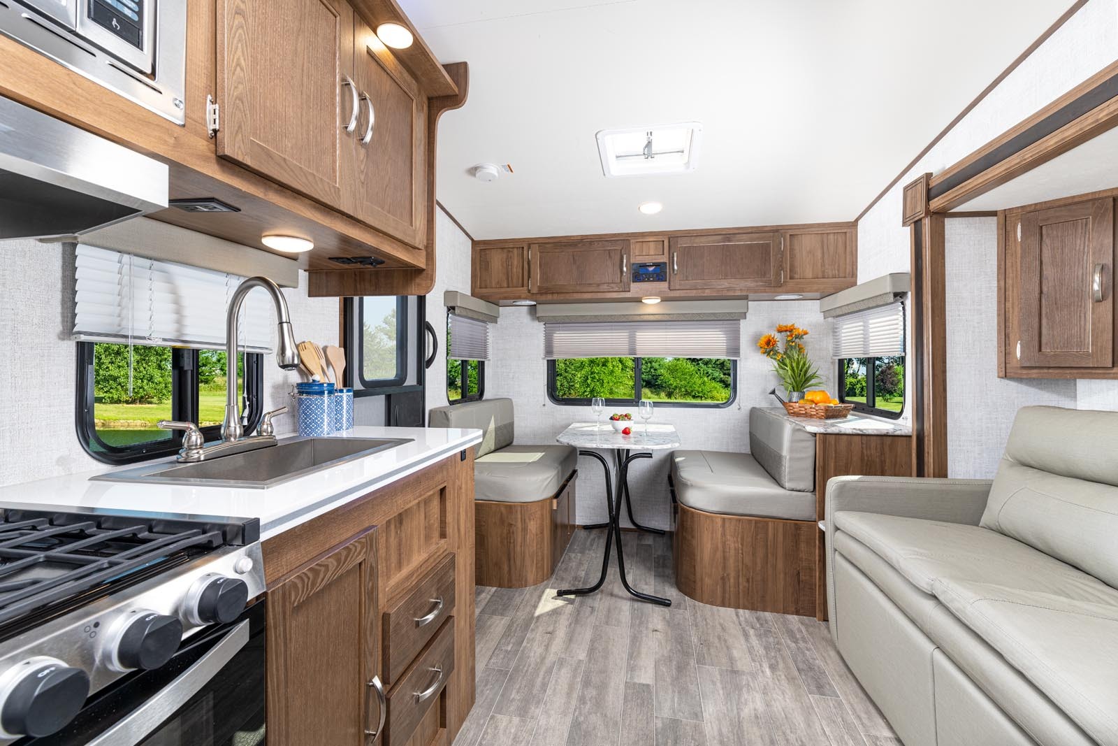 23RSS | Vista Cruiser | Light Weight Trailers | Gulf Stream Coach Inc.