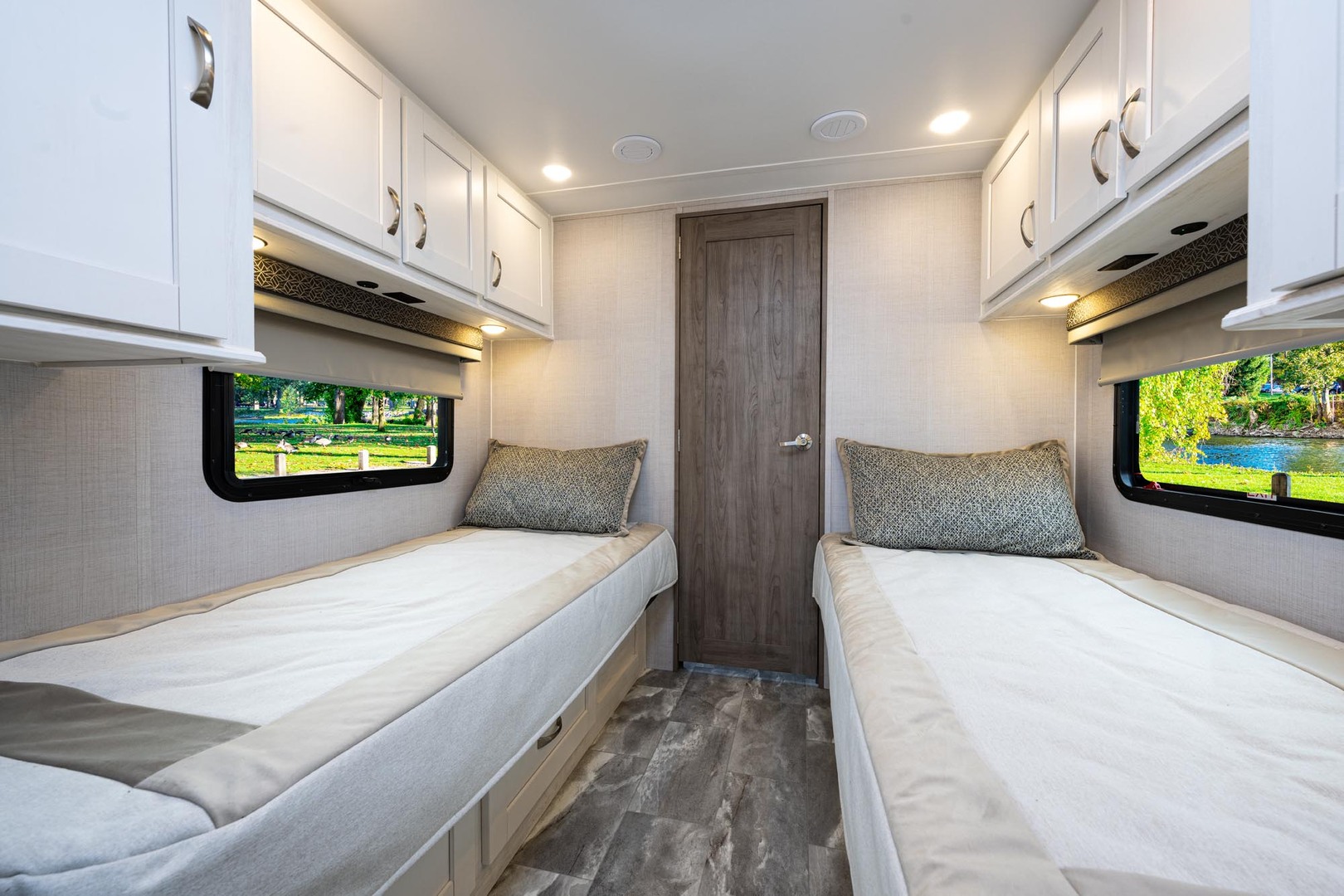 5255 | BT Cruiser | Motor Homes | Gulf Stream Coach Inc.